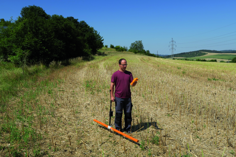 CMD Mini Explorer 6L Electromagnetic Conductivity Meter | Allied Associates