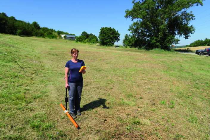 CMD Mini Explorer Electromagnetic Conductivity Meter | Allied Associates